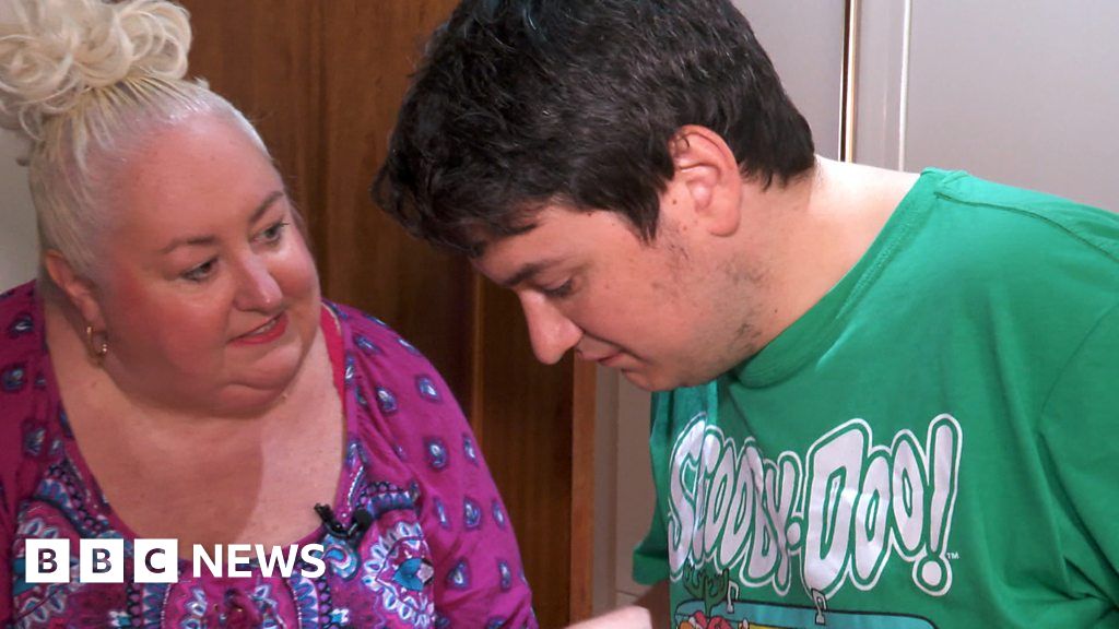 Calum told me every day 'school's scary' - mother Beth Morrison - BBC News