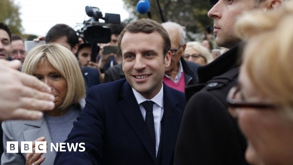 Russian hackers 'target' presidential candidate Macron - BBC News
