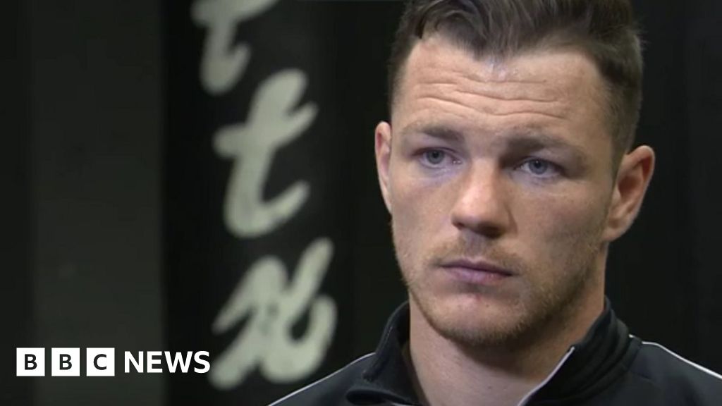 Players taunted footballer over depression - BBC News