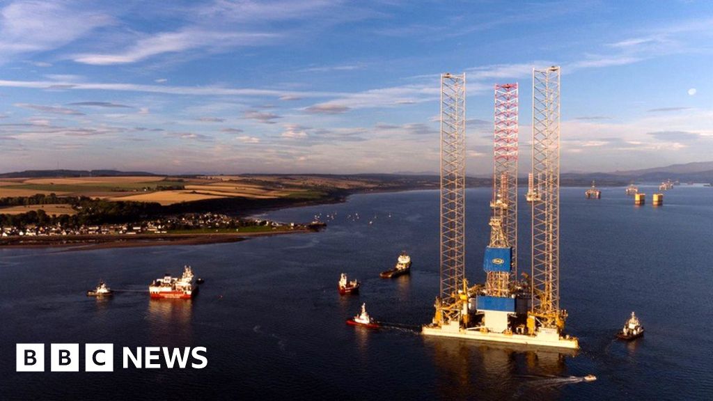 Search for man missing from Noble Lloyd Noble drilling rig scaled back ...