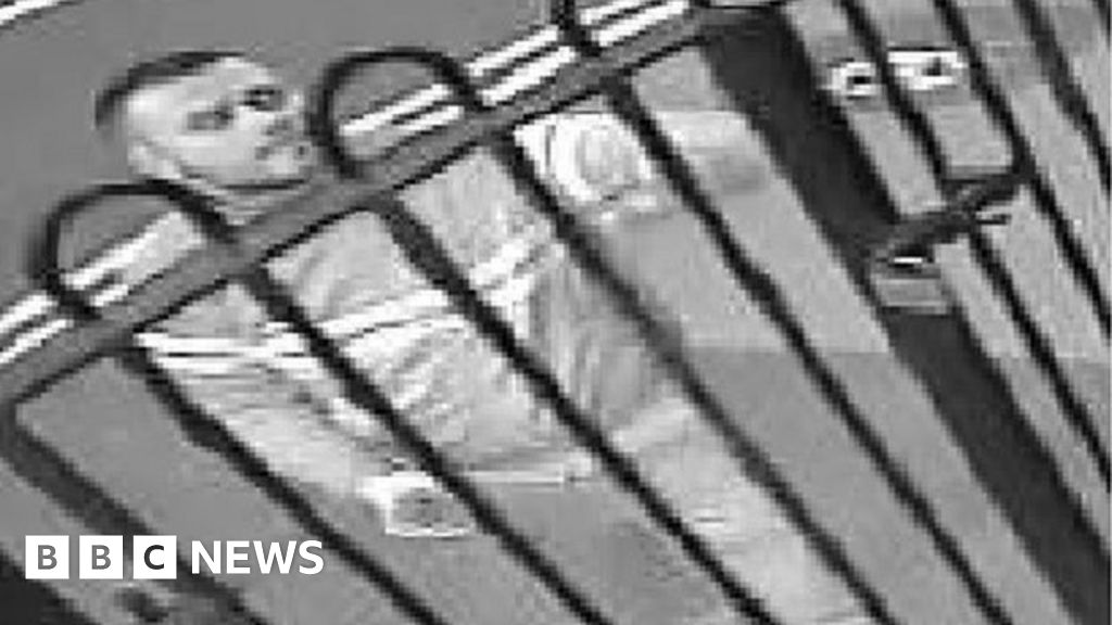 Wolverhampton mosque attack suspect images released - BBC News