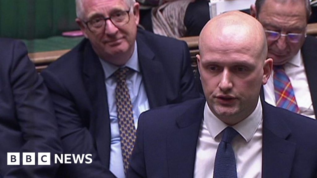 SNP challenges PM on police powers over protests