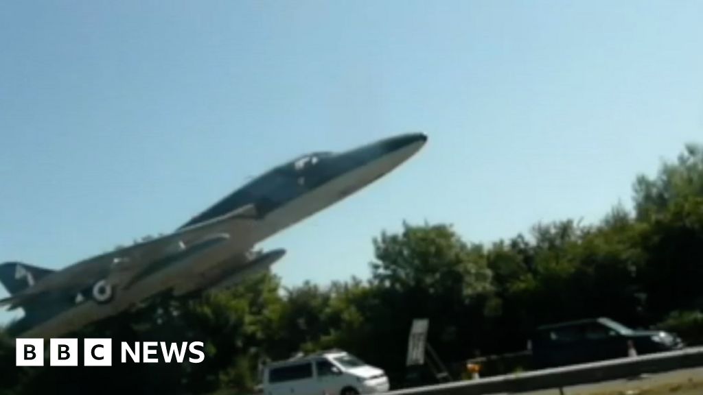 Shoreham air crash: Footage shown to jury - BBC News