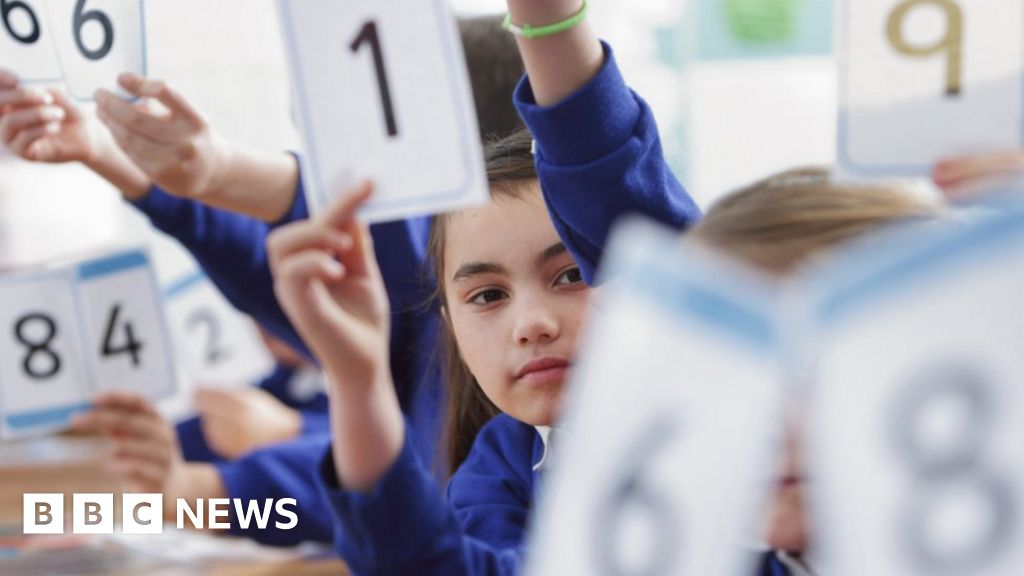 Teach primary pupils real-world maths - Labour - BBC News