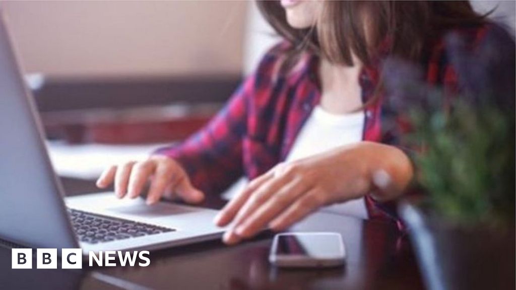 Scam alert after £3,000 phone delivery to woman's home