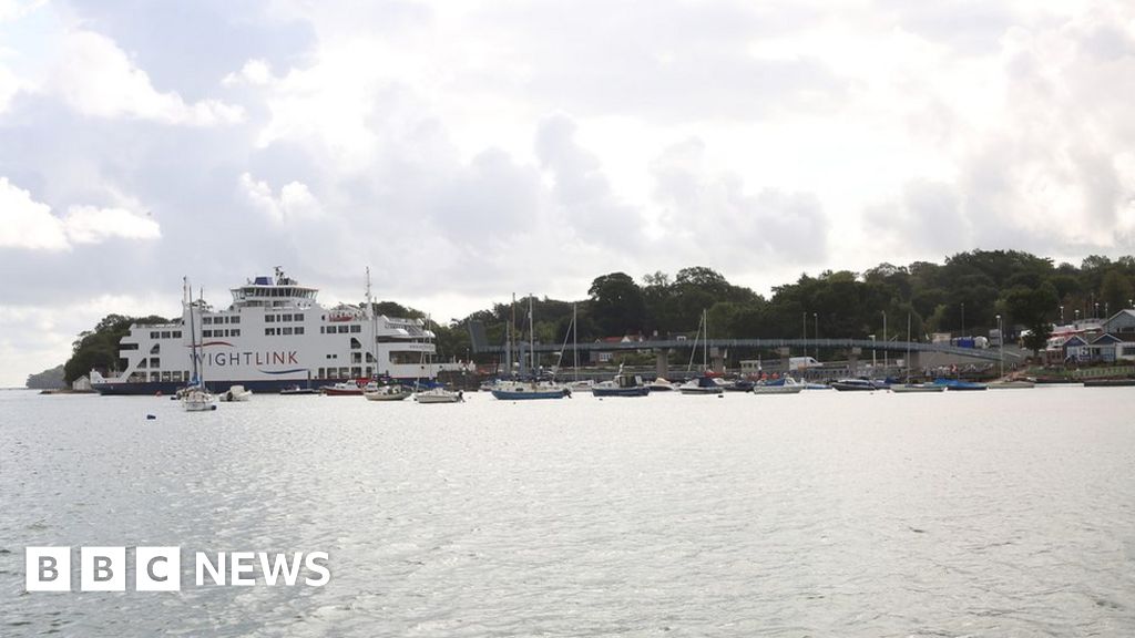 Wightlink Portsmouth-Fishbourne ferry terminal plans submitted - BBC News