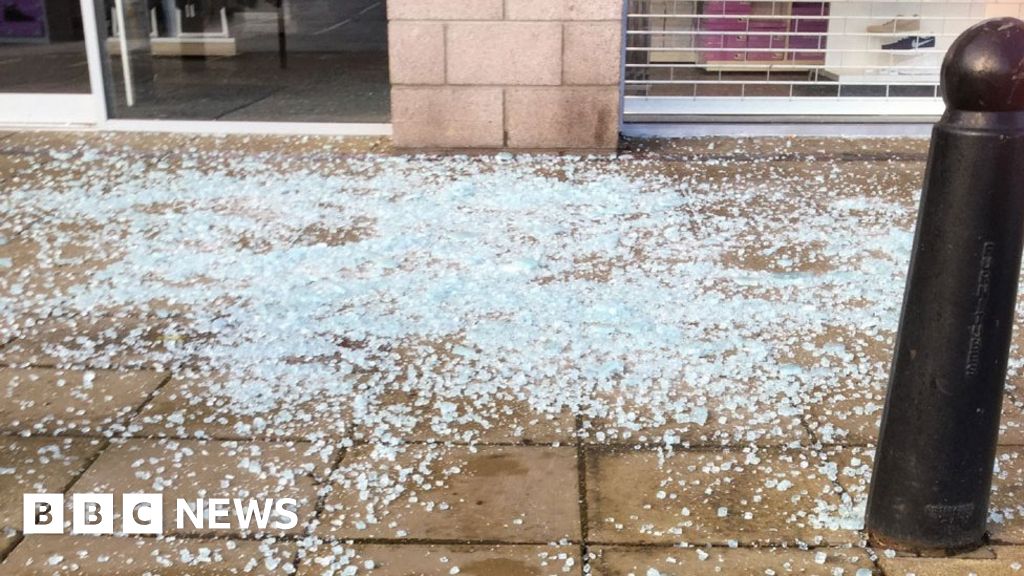 Falling glass panel shuts shops at Inshes Retail Park