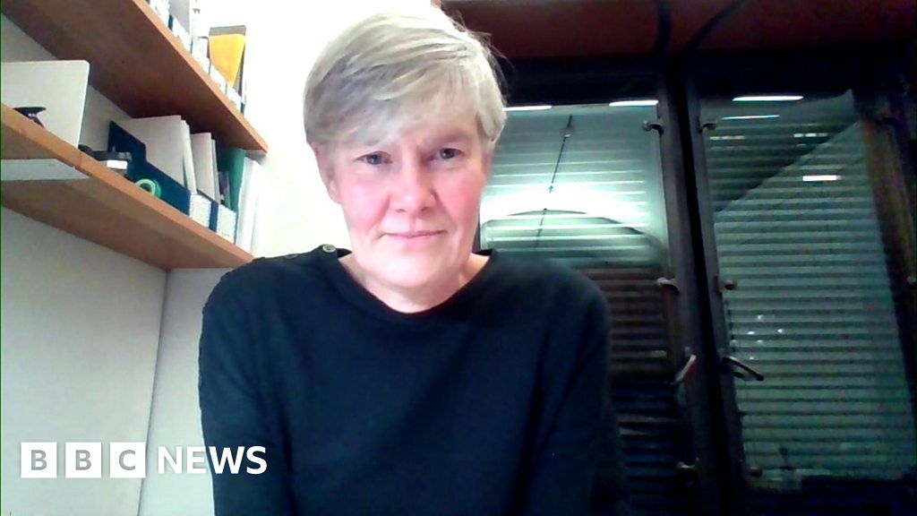 Kate Green: Honours system 'offensive and divisive' - BBC News