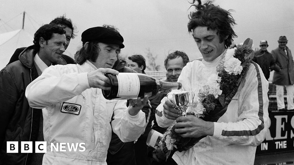 Cardiff student racers remember Welsh F1 driver - BBC News