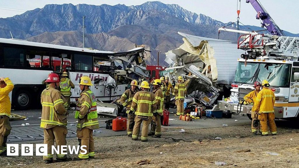 Thirteen die in California tour bus crash - BBC News