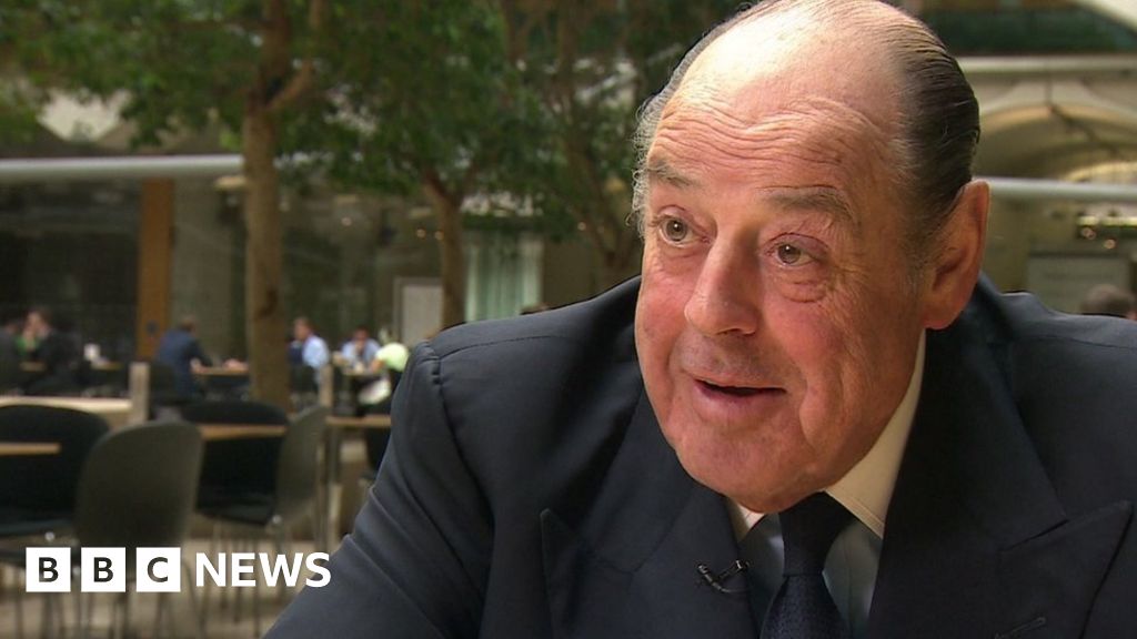 Churchill grandson: leaving EU is 'awfully un-British' - BBC News