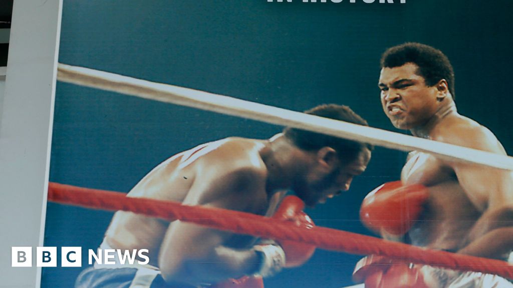 Muhammad Ali: World pays tribute to boxing legend - BBC News