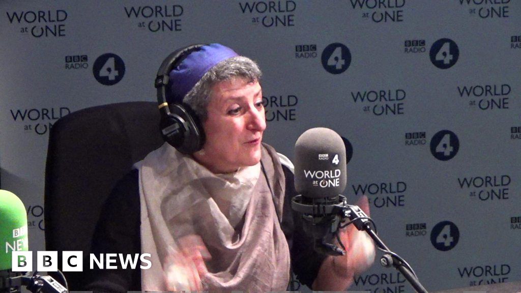 Rabbi Laura Janner-Klausner pays tribute to Lionel Blue - BBC News