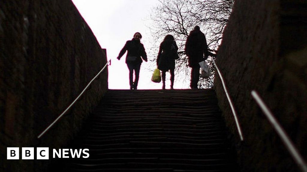 Rotherham CSE cases to be reviewed to improve victim support - BBC News