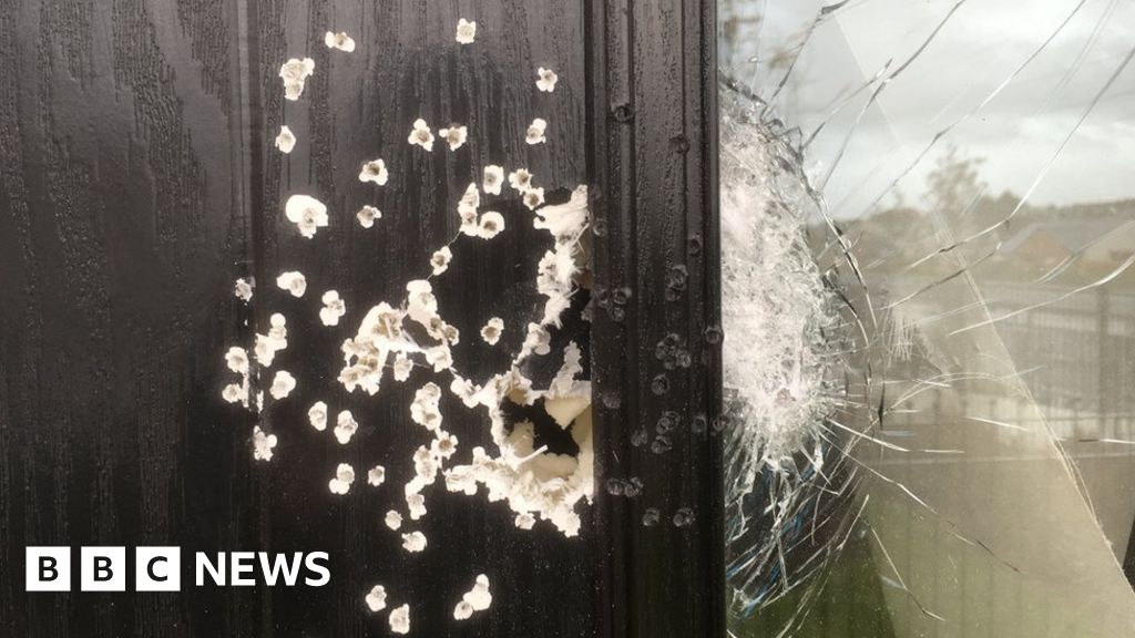 PSNI condemns 'reckless' Londonderry gun attack