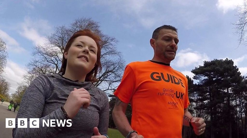 'Running helped me overcome depression after sight loss' - BBC News