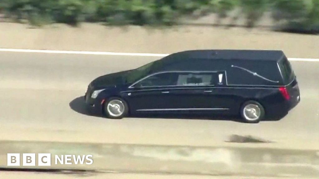 Muhammad Ali's coffin arrives in his hometown of Louisville - BBC News