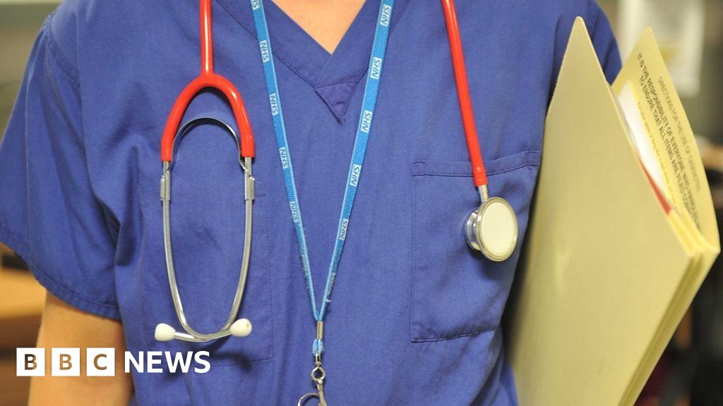 'Uncertainty' in NHS over Brexit - BBC News