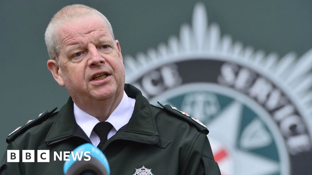 PSNI chief sees 'no rise in threat' of loyalist violence - BBC News