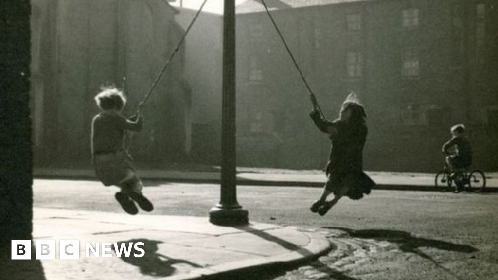 Liverpool children captured in pictures over 100 years - BBC News