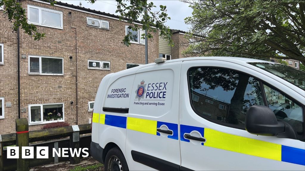 Colchester pair face 'no further action' over baby's death - BBC News