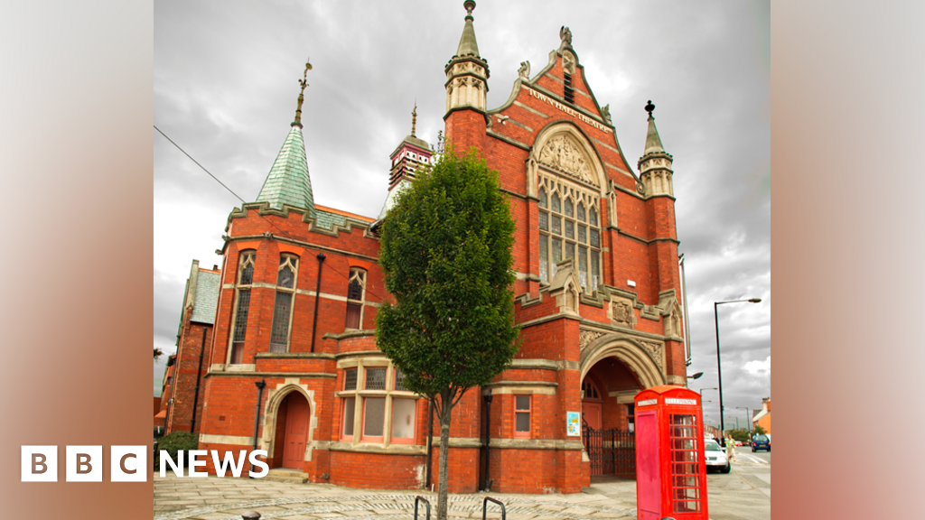 Hartlepool Town Hall Theatre and Borough Hall closed by over ceiling fears