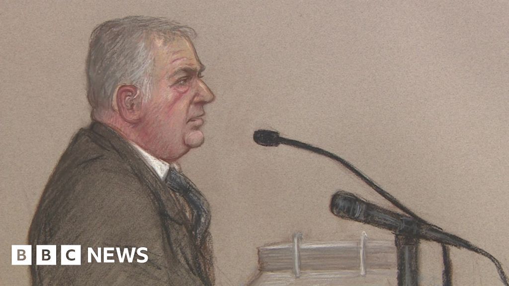 Sergeant Andrew Gavaghan denies Deepcut abuse - BBC News