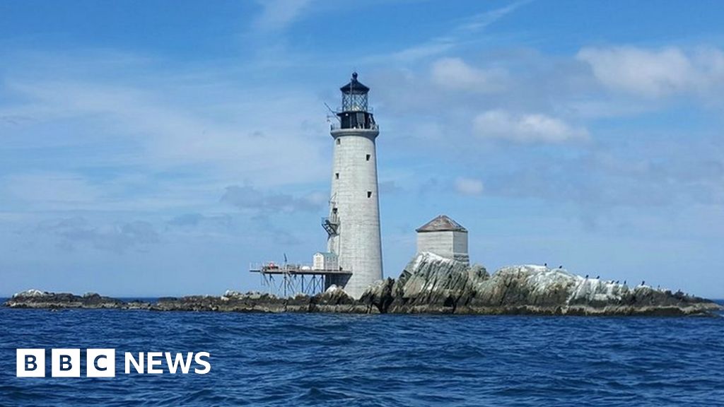 The man keeping the world's lighthouses shining - BBC News
