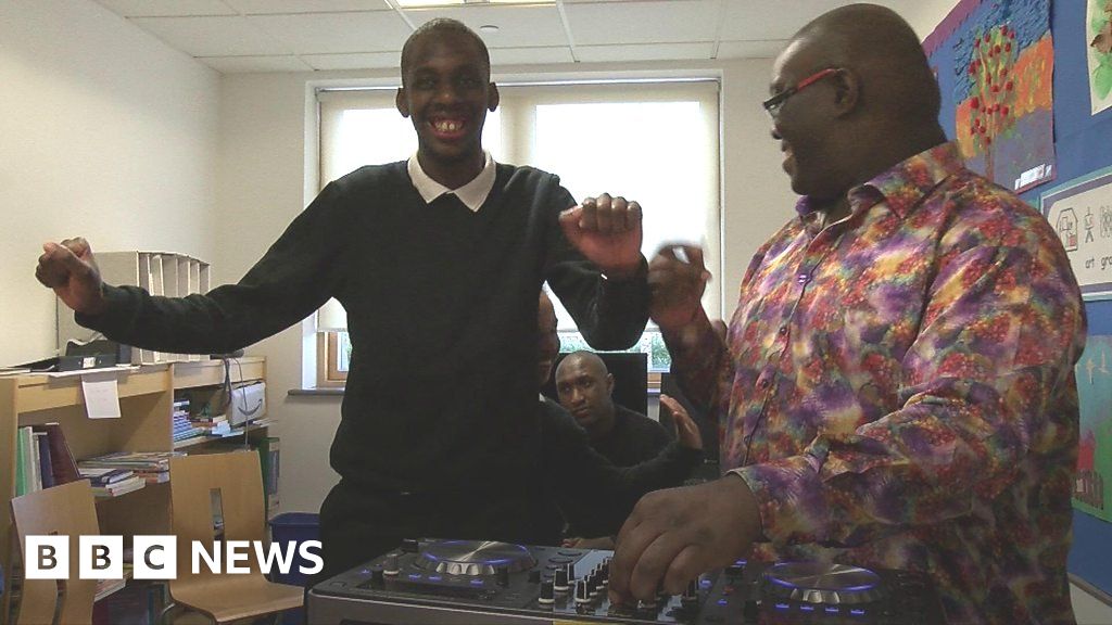 The school where pupils learn to DJ - BBC News