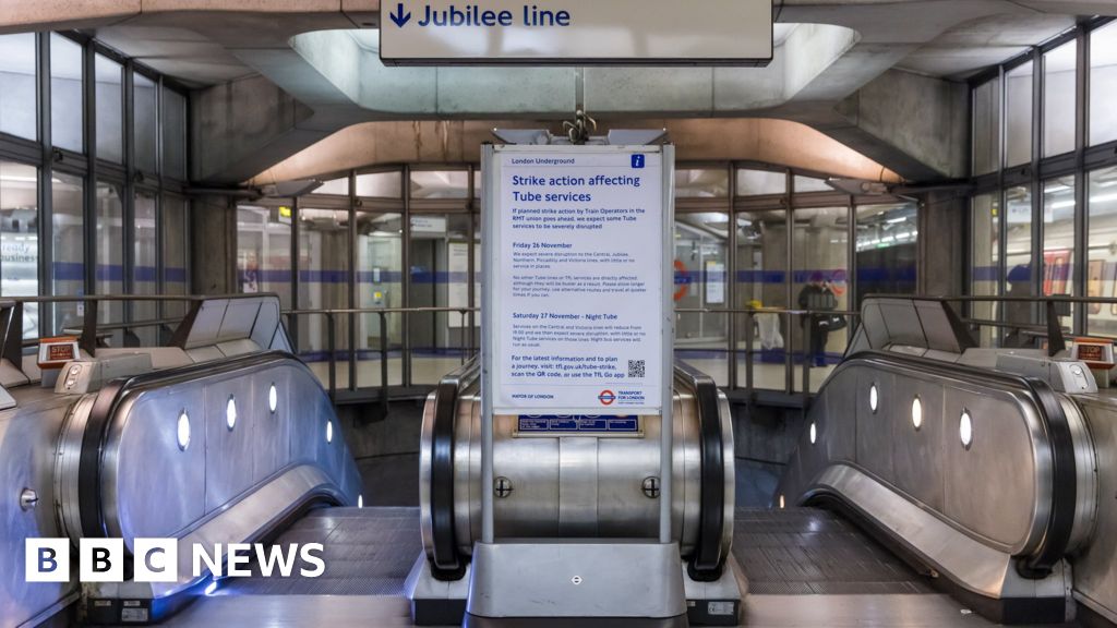 Tube strike: 60% of London Underground services running - BBC News