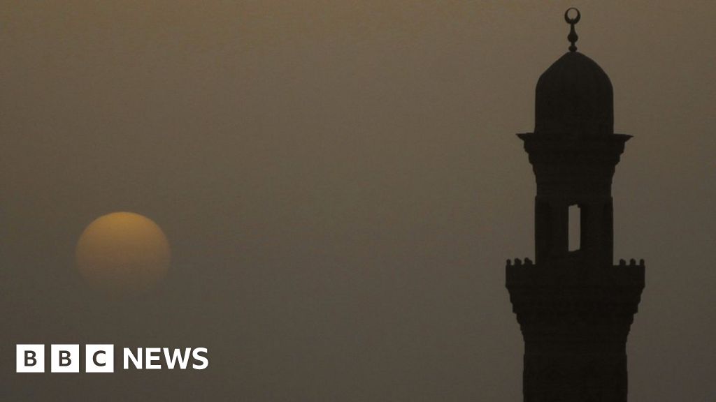 Quieten calls to prayer in Israel - Netanyahu - BBC News