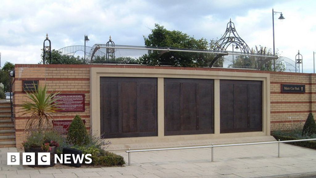 Soldier's name finally added to Sheffield memorial - BBC News