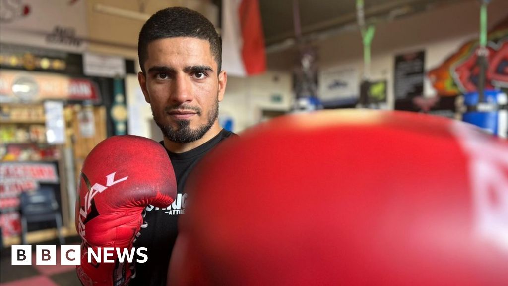 Refugee boxer gives back to Gloucester community