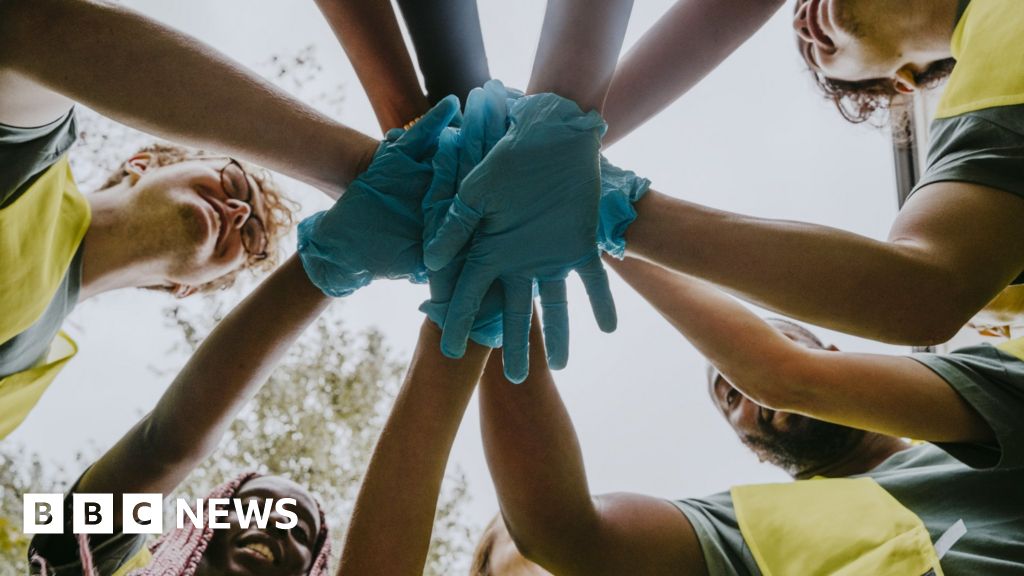 Gravesham: Staff hold day of volunteering to mark council's birthday ...