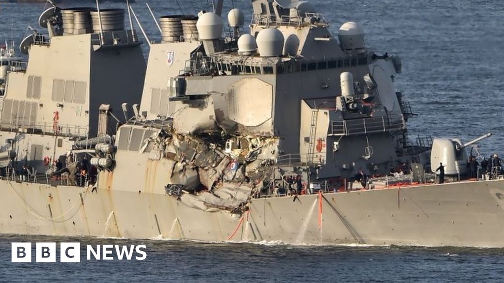 USS Fitzgerald crash: Race to find seven missing navy crew - BBC News