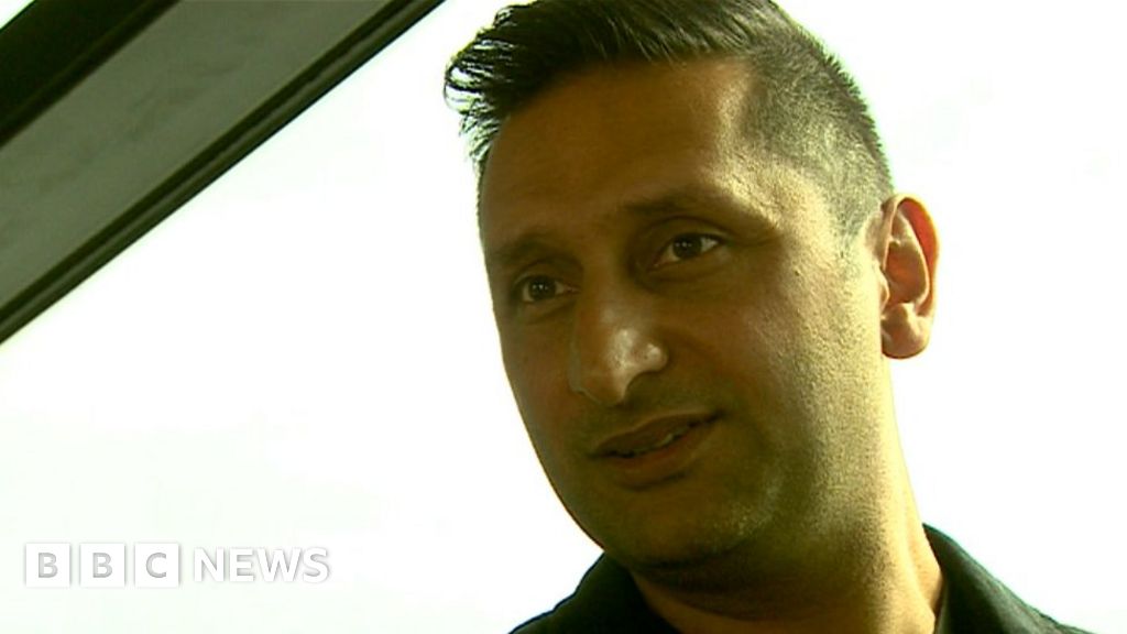 Barcelona attack: Hero dad to meet victim's family - BBC News