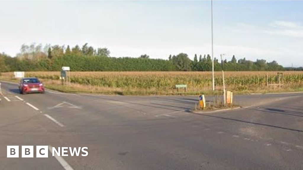 Soham crash: Dangerous driving arrest after biker dies - BBC News