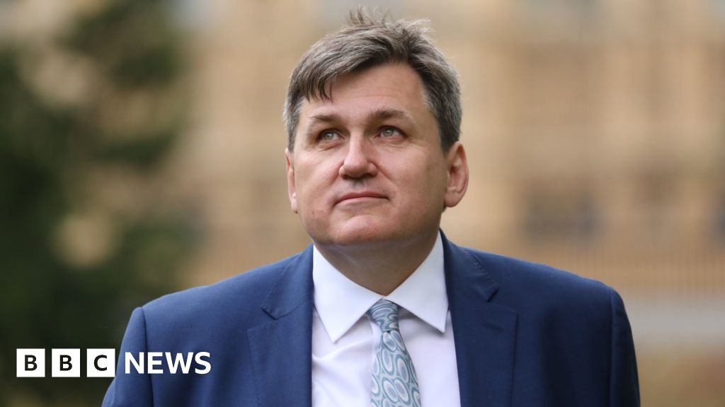 Tory leadership: Malthouse becomes second MP to pull out - BBC News
