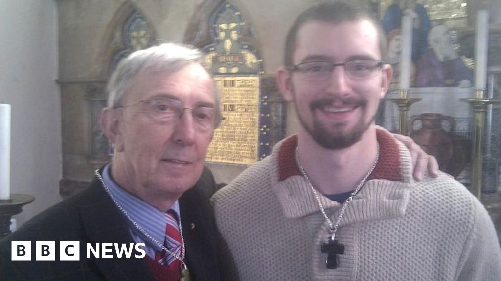 Murder accused Ben Field 'blamed dementia for fall' - BBC News