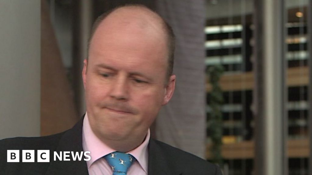 MEP Ashley Fox storms out of EU referendum interview - BBC News