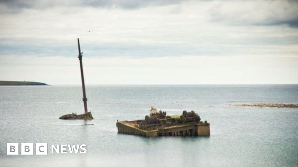 Diver dies after Scapa Flow accident - BBC News