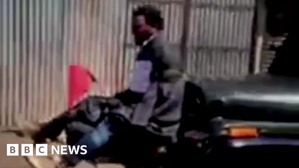 Indian army award frightens Kashmir 'human shield' - BBC News