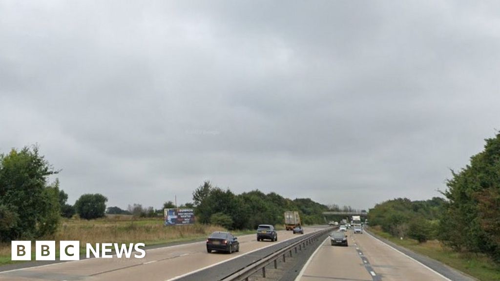 Kelvedon: Multi-vehicle crash on A12 causing four mile queues - BBC News