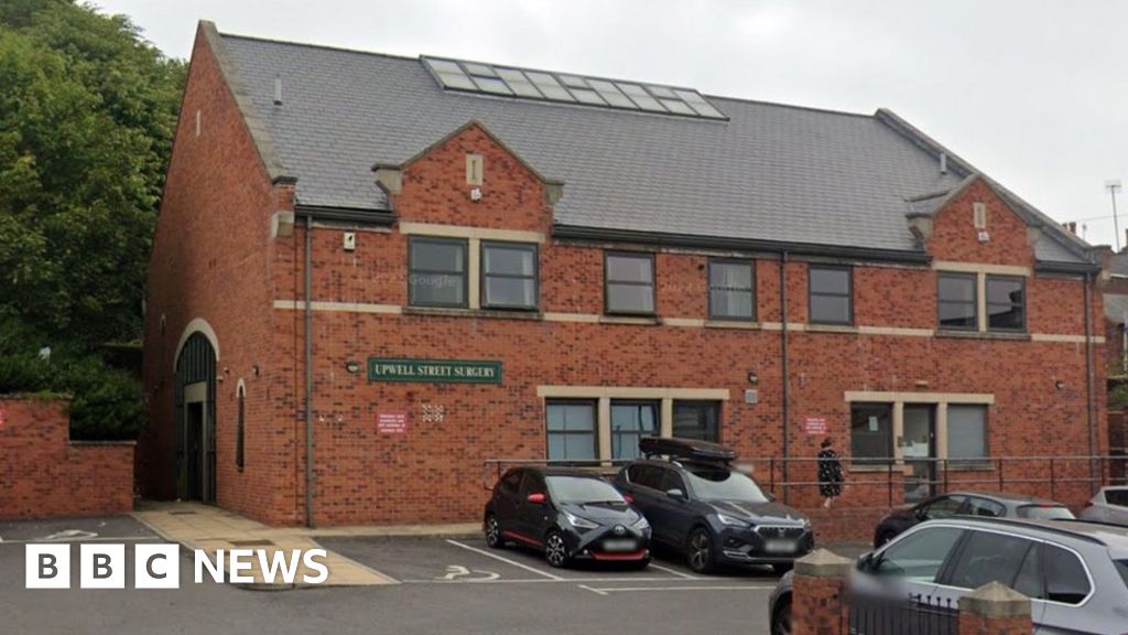 Sheffield GP hub plan halted after surgery withdraws - BBC News