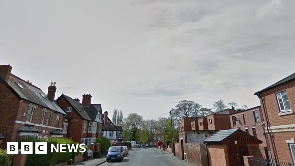 Women rescued after 'arson attack' on Wolverhampton home - BBC News
