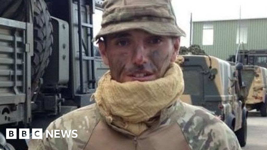 Former soldier gets payout of £350k over hearing loss - BBC News