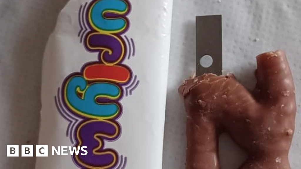 Laindon: Police probe Curly Wurly bar razor blade report - BBC News