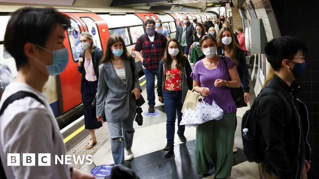 Covid: Tube rush hour busiest since start of pandemic - BBC News