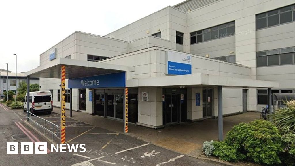 Baby boy died after forceps delivery at Hull Women and Children's - BBC ...