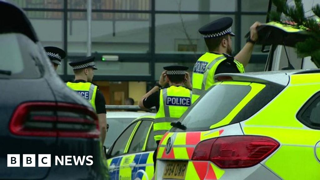 Bailey Gwynne death: Vigil held in local church - BBC News